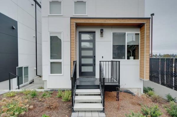 Entire Home In West Seattle Junction! - Bainbridge Island, WA