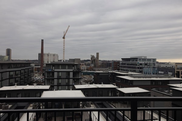 2-story Penthouse  2 Balconies, Skyline View, Pool, Gym, Yoga Studio & Workspace - Richmond, VA