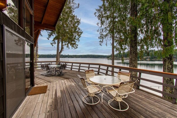 Mason Lakeside A-frame Cabin: Dock, Kayaks & Sauna - Shelton, WA