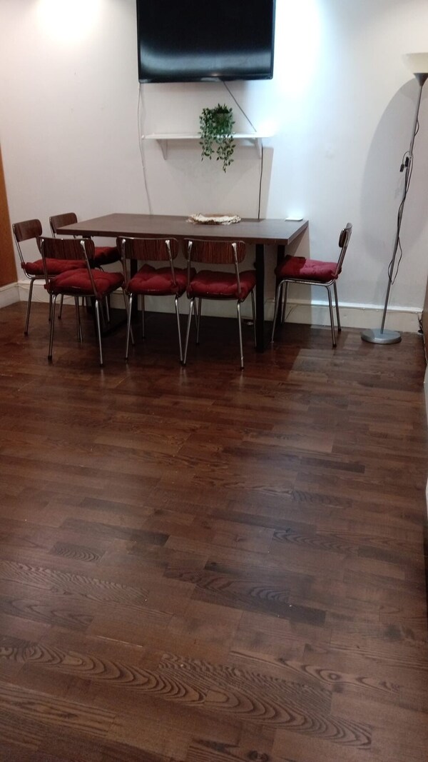 Luton Excellent 1 Bed Apartment With Living Room - Luton