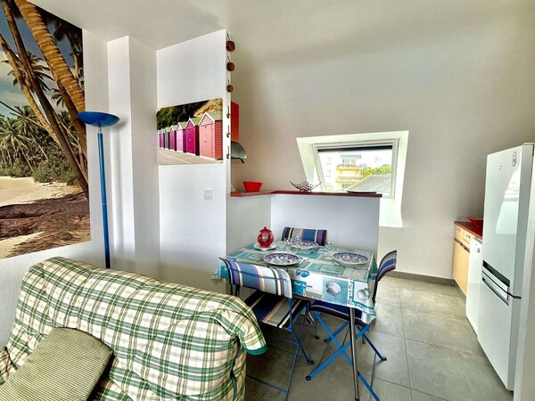 ÉTel - Cozy 2-room Apartment With Balcony And Parking 100m From Shops - Belz