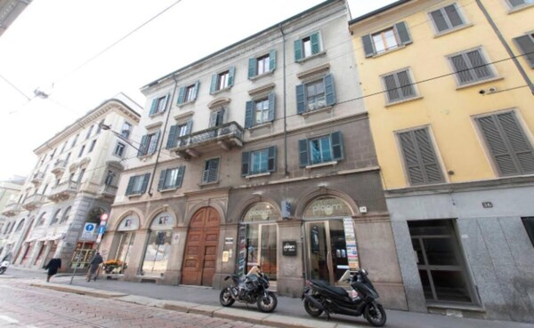 Stylish Apartment In Milans Vibrant City Center\n - Milão