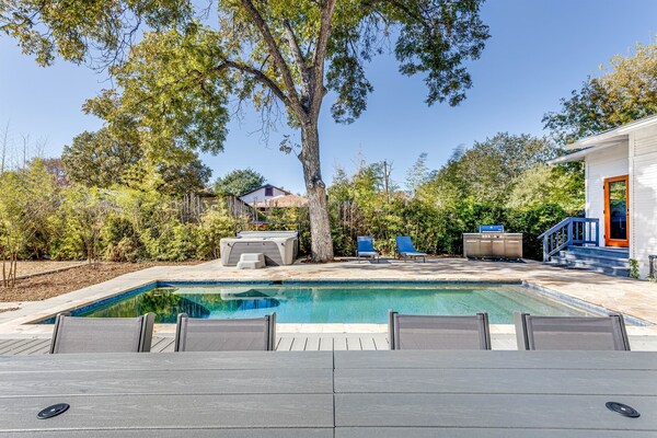 Historical Haven: Luxe 5-bedroom, Pool & Hot Tub - サン・アントニオ, TX
