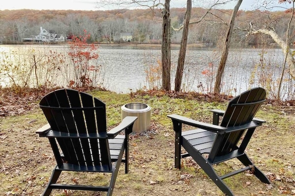 Cozy Lakefront Tiny House - Connecticut