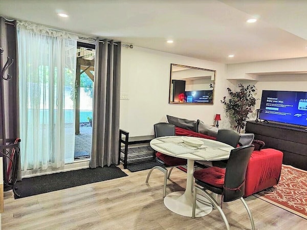 Fully Furnished Private Apartment,  North York - 본