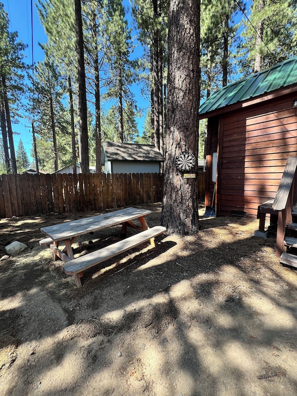 Cabin W/loft In South Lake Tahoe - 15 Mins From Skiing, Stateline & Emerald Bay - Lake Tahoe