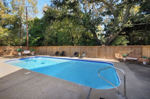 The Nest In Os-steps To Downtown, Minutes To The Beach + Golf Cart Available - Biloxi, MS
