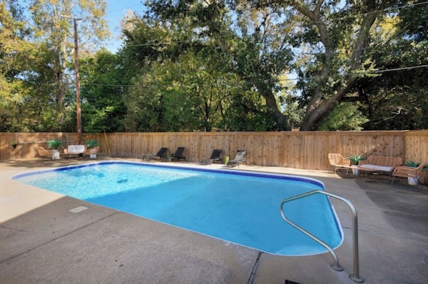 The Nest In Os-steps To Downtown, Minutes To The Beach + Golf Cart Available - Ocean Springs, MS