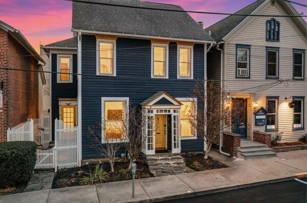 Modern Escape Steps From Downtown Stroudsburg - Stroudsburg