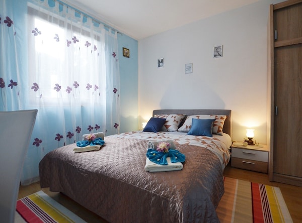 Zevnik Quiet Retreat With Stunning Views And Equestrian Activities - Family Room With Private Bathroom 8 - Jesenice