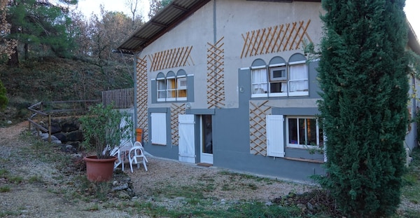 Gîte Du Deffend, Au Cœur De La Provence.\nvenez Vous Ressourcer En Pleine Nature. - Les Salles-sur-Verdon