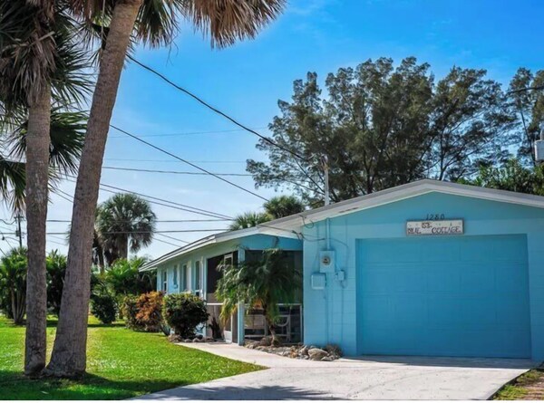 Cozy 2-bedroom Beach House In Lovely Manasota Key With Private Pool - Manasota Key, FL