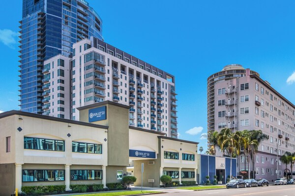Inn At 50 - Long Beach Convention Center - Los Angeles, CA