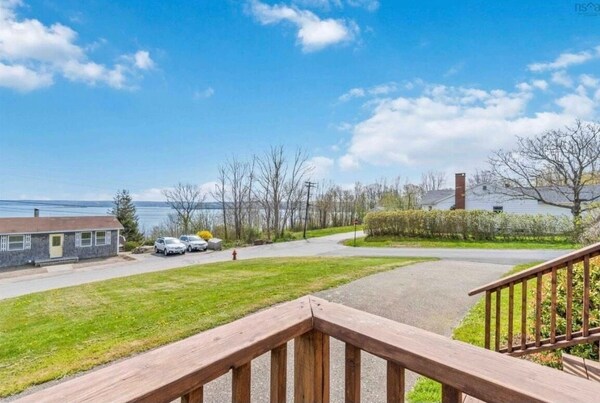 3-bedroom Home In Adorable Digby With Wifi, Ac. Enjoy Your Stay - Digby