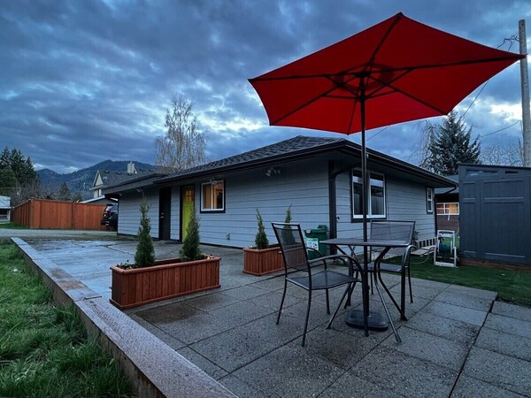 Old Town Issaquah Gem  - 20 Mins To Seattle & Bellevue - Bellevue, WA