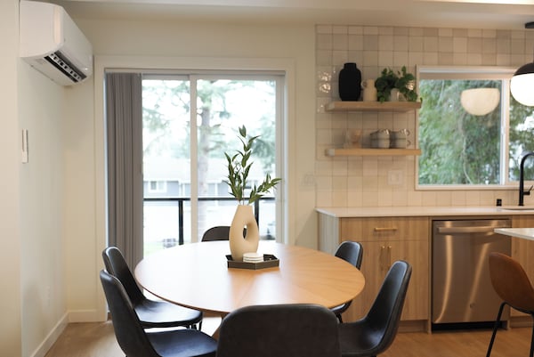 Charming 3-bedroom House With Fire Place - Heart Of Vancouver - Portland, OR