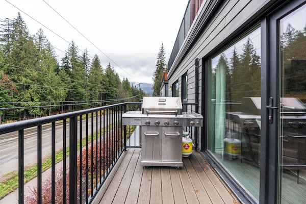 Rustic 4 Season Condo 2km To Ski Resort - Revelstoke