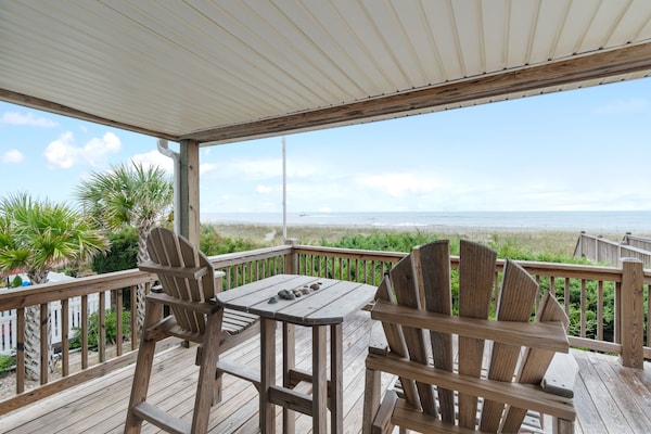 "The Crab Shack" 4 Bedroom 2 Bath Oceanfront Home! - Holden Beach, NC