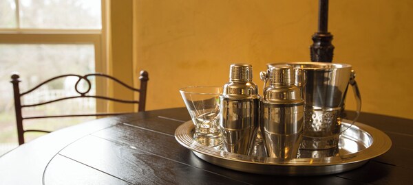 Veranda: A Charming Murphys Experience - Murphys, CA