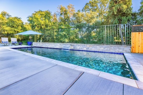 The Oaks: Your Luxurious Murphys Retreat - Murphys, CA