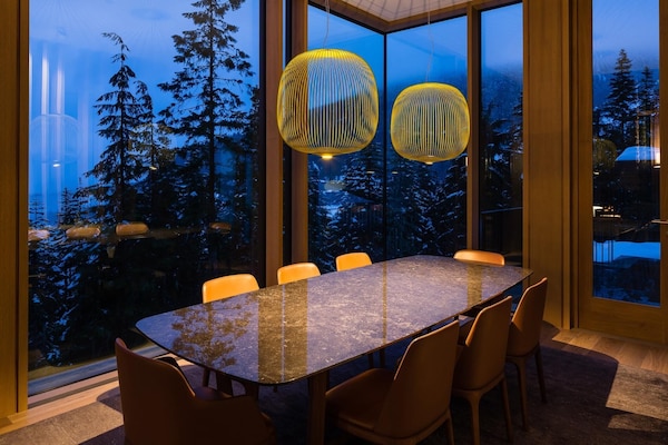 Serenity Estate Kadenwood | Ski-in Out, Hot Tub, Pool Table, Cinema Room - Whistler