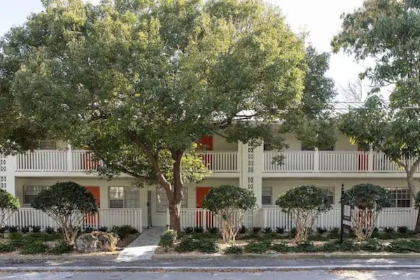 Luxury In Perfect Location | Crib & Free Parking! - Tampa Airport (TPA)