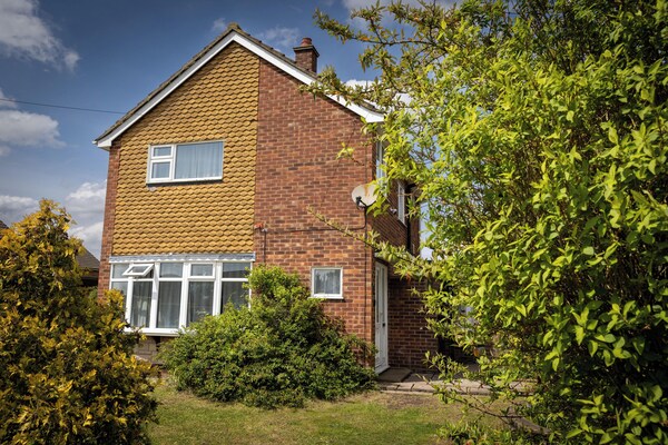 Norwich - House - Sleeps 7 - Parking - Garden - Norwich