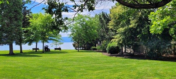 Unique Luxury Penthouse/ Large Deck Playa Del Sol - Kelowna