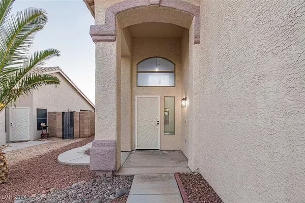 Modern 4br Home Near Lv Strip - North Las Vegas, NV