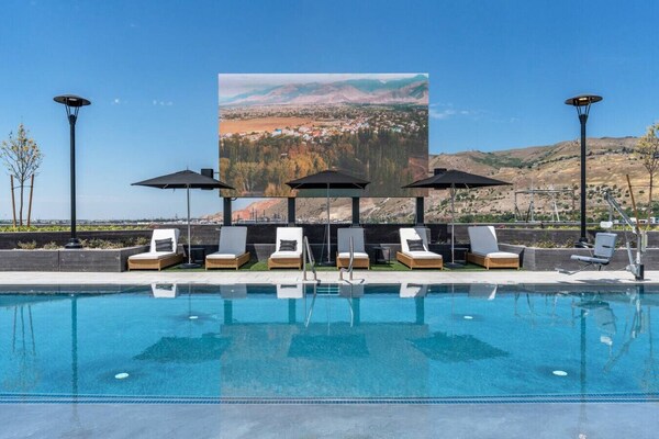 Incredible Views Capital +Mtn+city! Penthouse Cnr Suite! Best Amenities! - Salt Lake City, UT