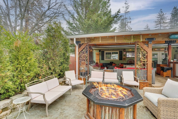 < 10 Mi To Trinity River: Family Home W/ Hot Tub! - Weaverville, CA