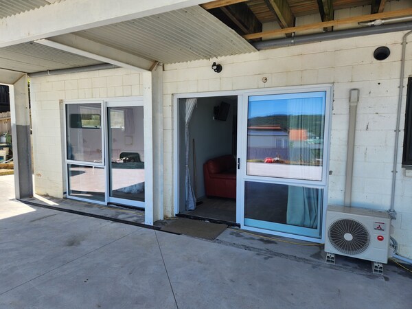 New 2 Bedroom Apartment - Central Raglan - Raglan