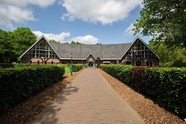 Detached, Modern Holiday Home With High-end Amenities In Drenthe. - Assen