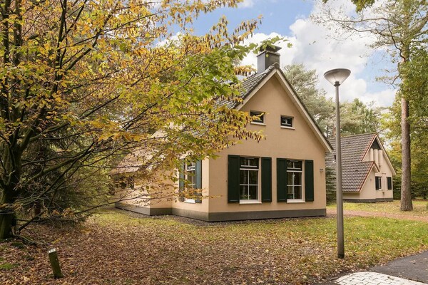 Freistehender Bungalow Mit Alkoven, Perfekt Für Familien In Drenthe. - Assen