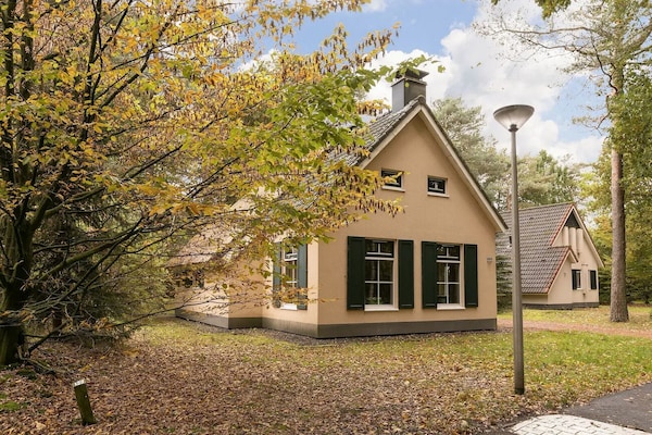 Freistehender Bungalow Mit Alkoven, Perfekt Für Familien In Drenthe. - Assen