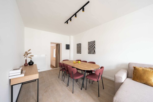 Spacious City Getaway For 8 In Antwerp - Brasschaat