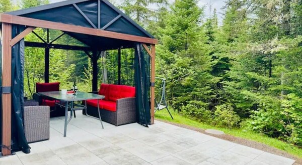 The Riviera, Riverside, Pool Table And Fireplace! - Sainte-Agathe-des-Monts