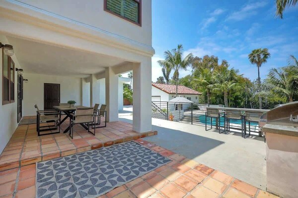 Luxury Sanctuary Retreat-heated Pool-hot Tub-volleyball - エンシニータス, CA