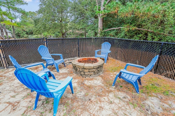 Beachland -- Charming Home In Chicahauk - Duck, NC