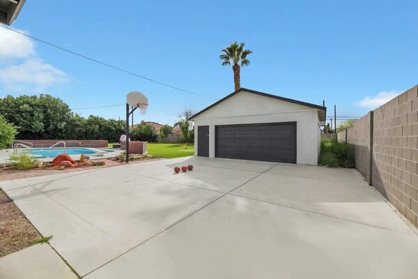Heated Pool Modern Ranch Villa 10 Min To Strip! - Las Vegas, NV