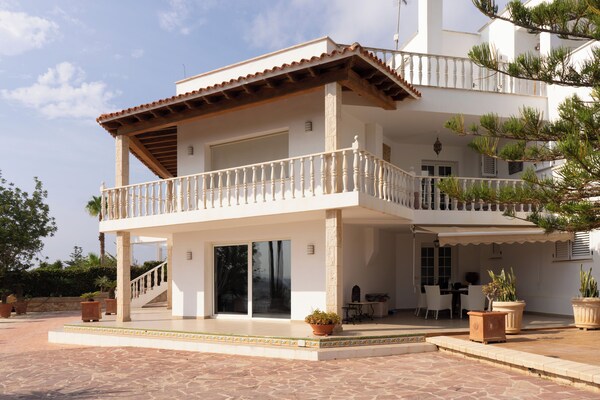 Villa In The Best Location + Swimming Pool + Concierge - Islas de Ibiza