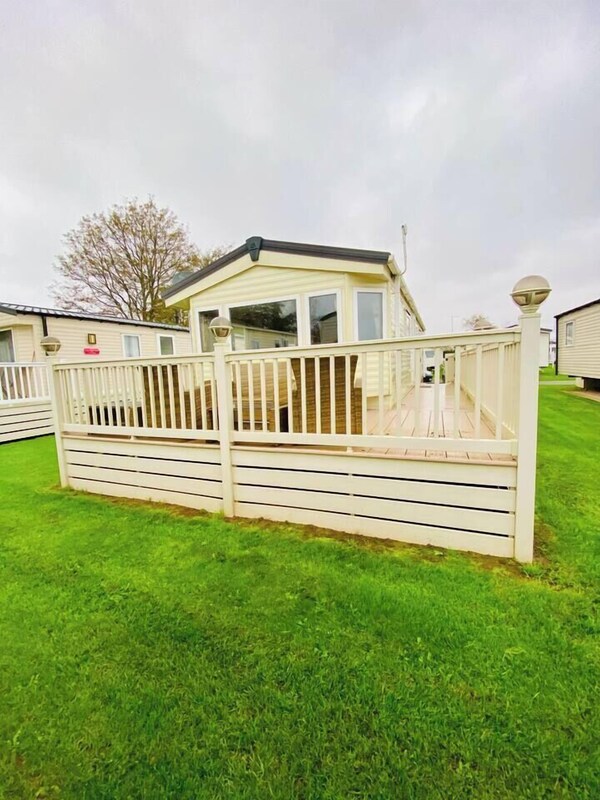 Ness Retreat Caravan With Decking In Dawlish - Dawlish