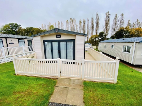 Tom Toddy Caravan At Golden Sands Holiday Park, Dawlish - Devon