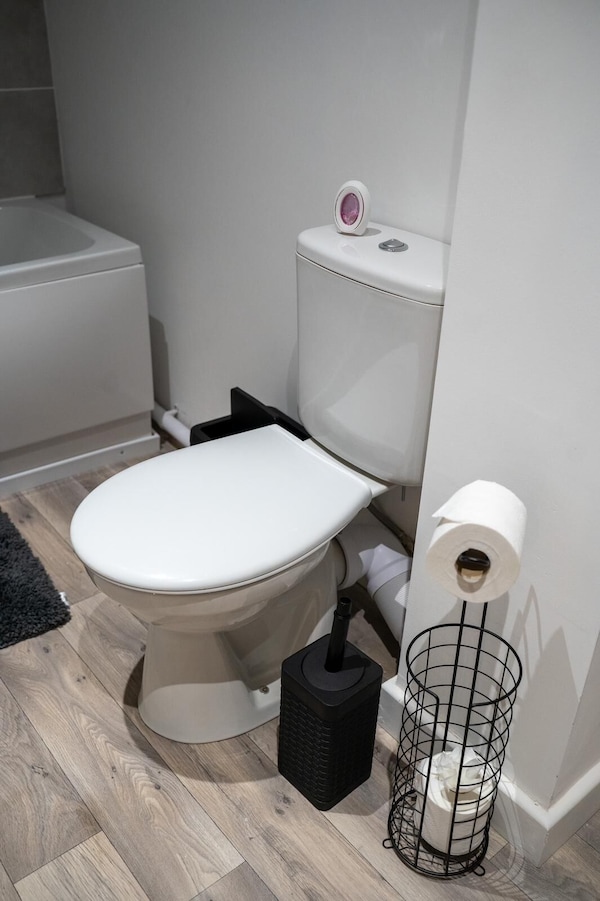 Luxury 1 Bedroom 1 Bathroom Apartment - Bury