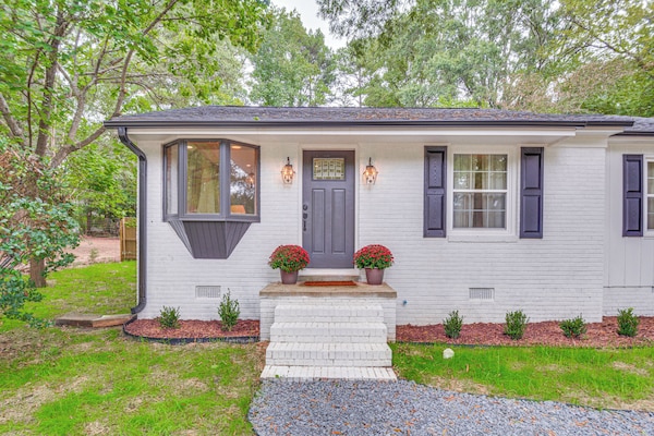 Charming Downtown Cary Retreat - Apex, NC