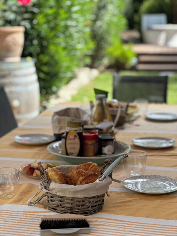 Spacious 4-bed Home Set On Chateau L'arc Golf Club, 20 Mins From Aix En Provence - Mimet