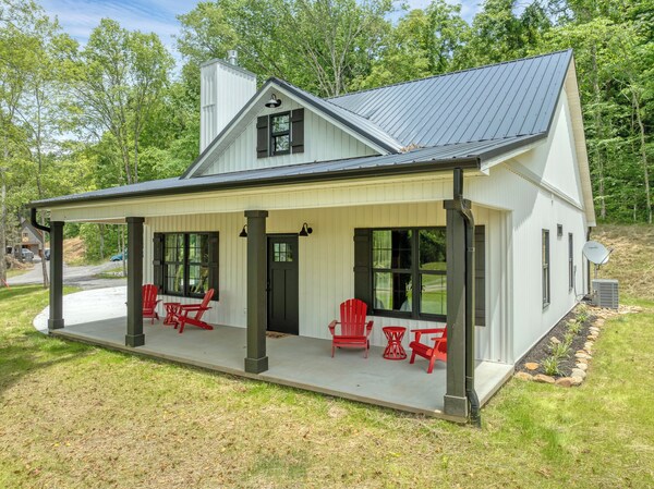 Charming 2-bedroom Cottage With Hot Tub, Fire Pit, Wifi, Ac In Walland - Townsend, TN