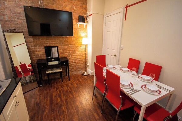 Charming 2-bedroom Apartment In Pleasant New York 1 Bunk-full/twin, 2 Full Beds - New York City