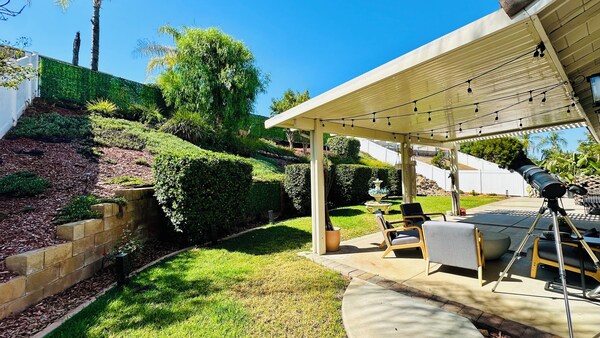 Spacious Family Home With Big Backyard - Corona, CA