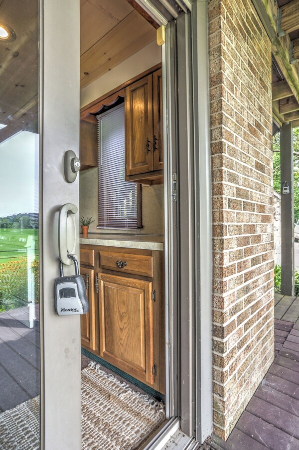 Vintage Style Apartment With Amazing Views Of Amish Farmland - Lancaster, PA